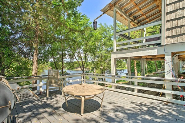 Waterfront Cottage In Fort Towson W/ 2 Decks! - Raymond Gary Lake, OK