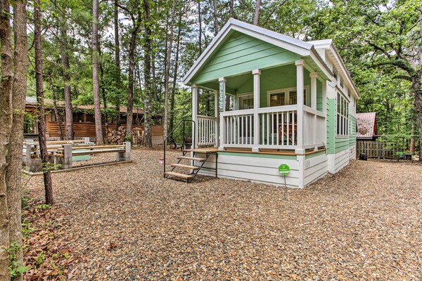 Cozy Broken Bow Getaway W/ Fire Pit, 5 Mi To Lake! - Broken Bow, OK