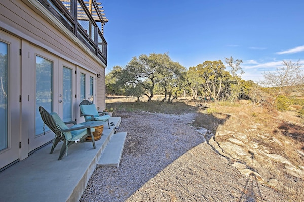 Peaceful Hill Country Hideaway W/ Pond Views - Dripping Springs, TX