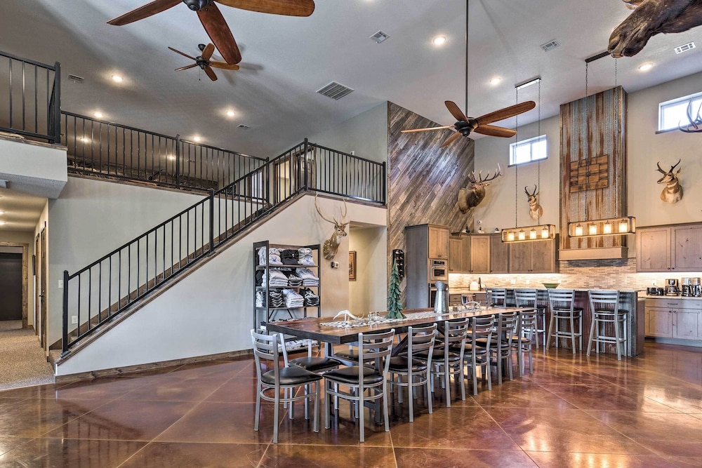 Kansas Hunting Lodge: Pets & Large Groups Welcome! - Kansas