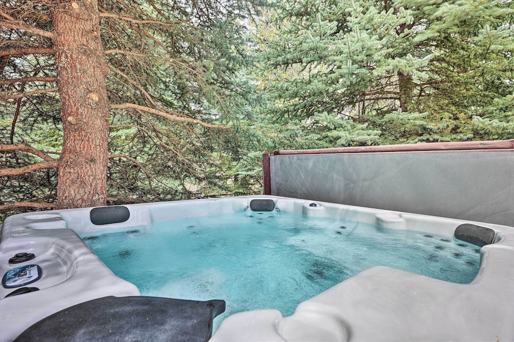 Luxe Sun Valley Retreat W/ Hot Tub, 3 Mi To Resort - Idaho (State)