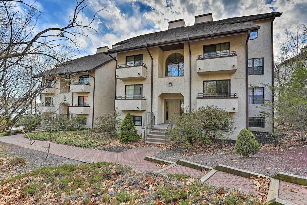 Condo On Big Boulder Lake W/ Community Pool Access - Albrightsville, PA
