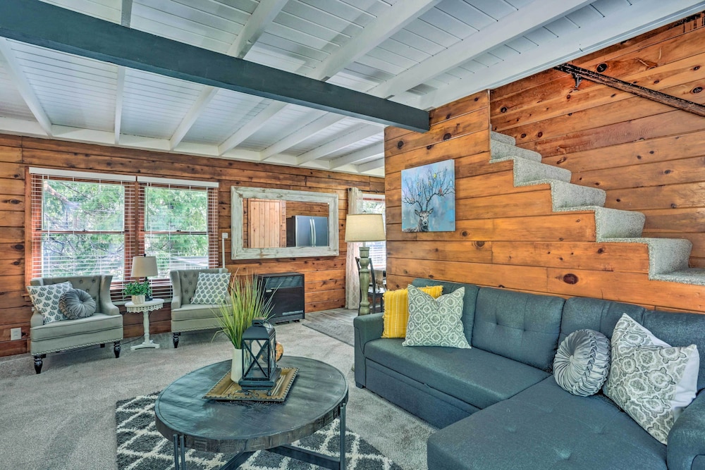 Half-mi To Shaver Lake: Cabin W/ Wraparound Deck - Shaver Lake, CA