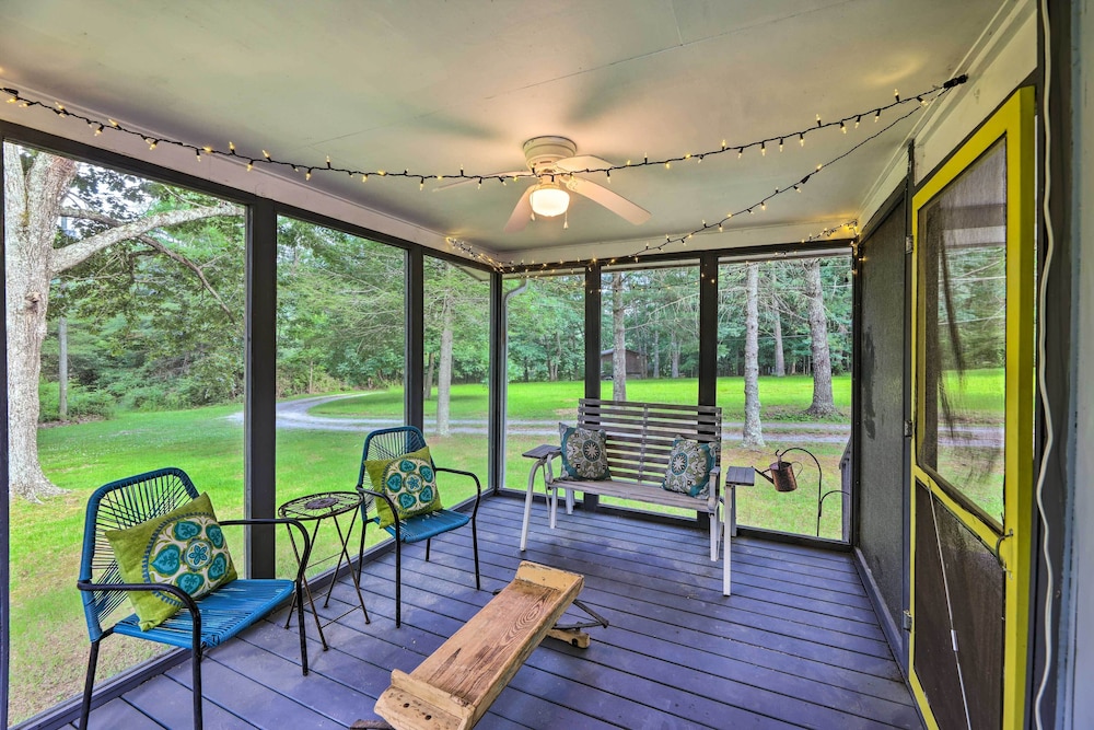 Rustic Hideaway W/ Fire Pit < 1 Mi To River! - Hillsboro, WV