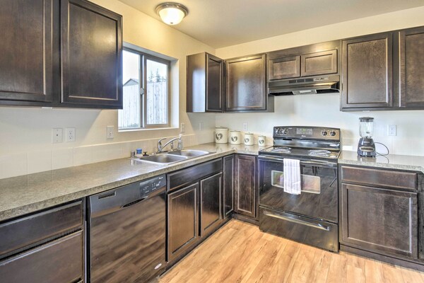 Pet-friendly Poulsbo Abode W/ Mountain Views! - Poulsbo, WA