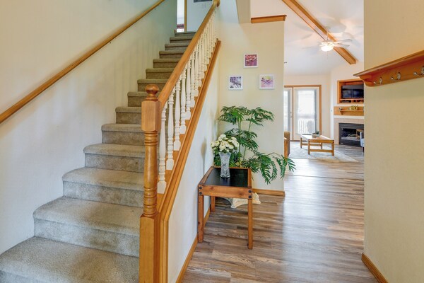 Resort-style Klamath Falls Home, Golf Course View! - Oregon