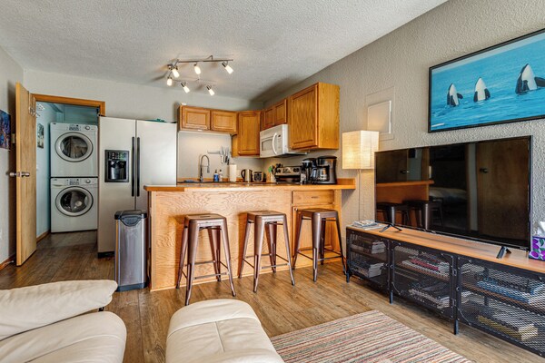 Juneau Apartment - Minutes To Mendenhall Glacier - Juneau, AK