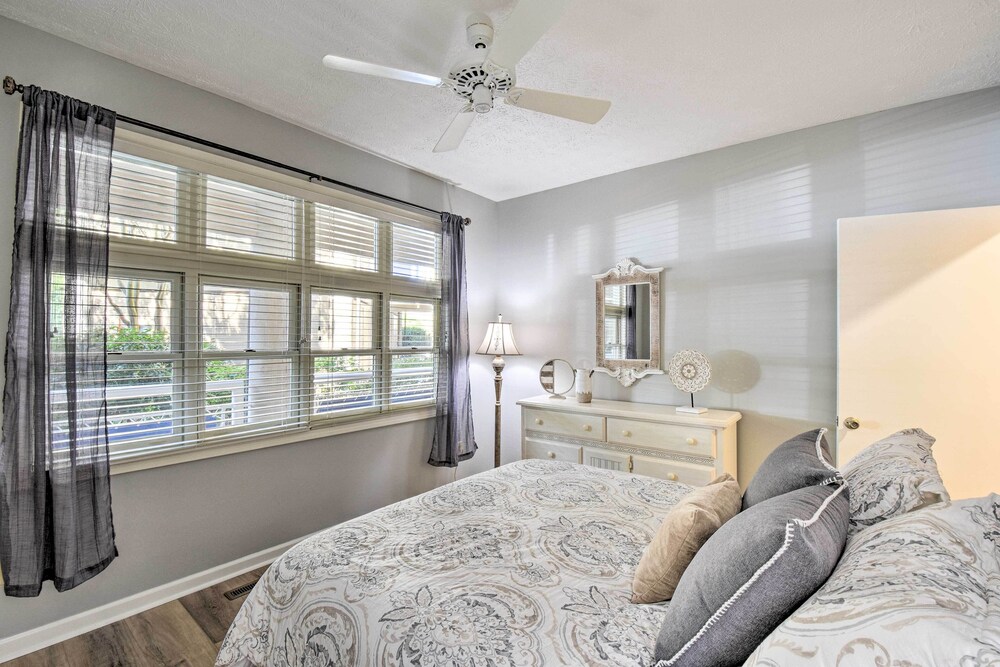 Resort-style Condo W/ Balcony On Lake Keowee - Walhalla, SC