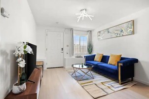 Apartamento luxo | Ferros/tábuas de passar roupa, Wi-Fi de cortesia