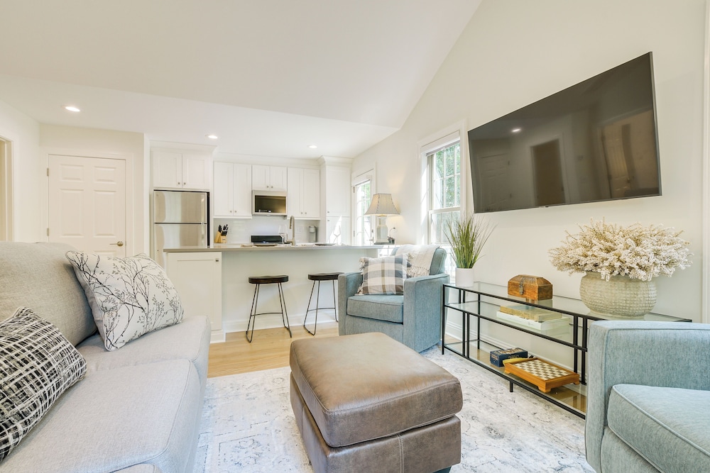 Beautiful Raleigh Cottage Rental: 5 Mi To Downtown - Raleigh, NC