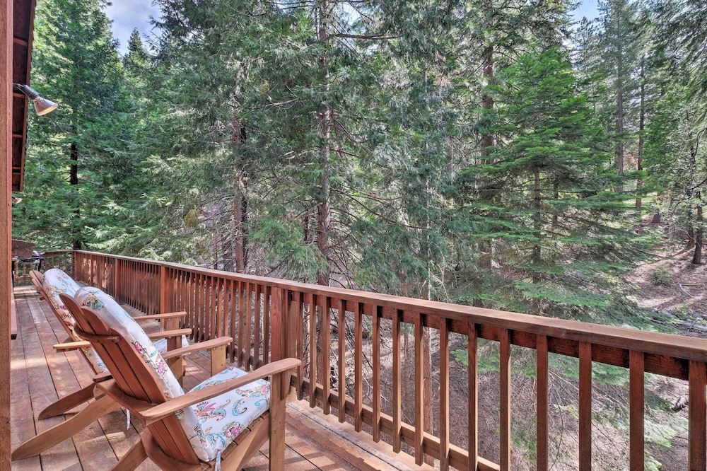 Walk To Big Trees State Park: Cabin W/ Deck! - California