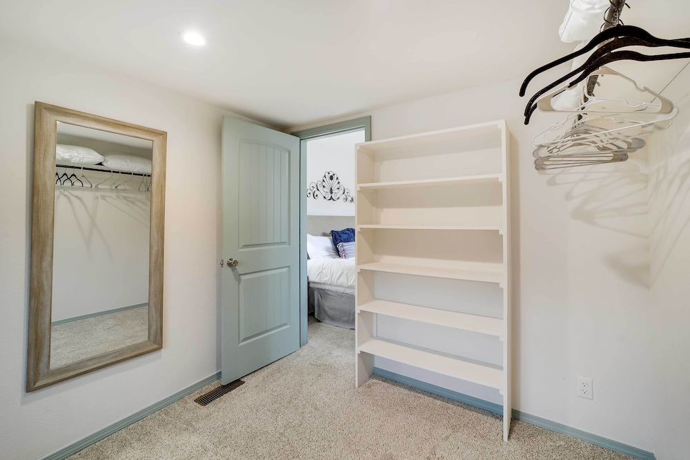 Tulsa Vacation Home ~ 3 Mi To Downtown - Tulsa, OK