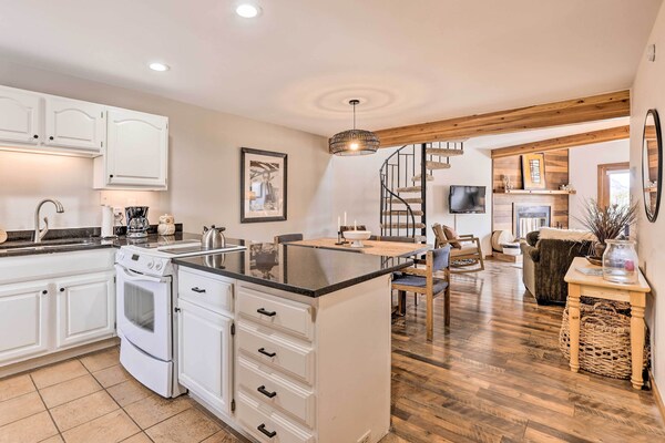 Private Balcony & Resort Perks: Silverthorne Condo - Silverthorne, CO