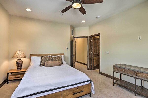 1/2 Mi To Dtwn: Golden Gem W/ Patios! - Evergreen, CO