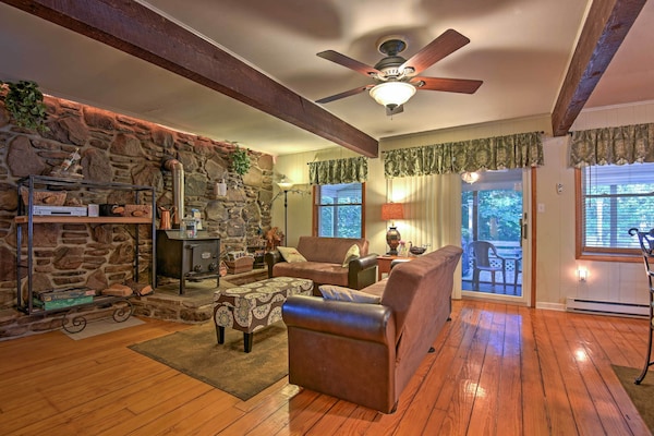 1 Mi To Lake Wallenpaupack: Pocono Mountain Home! - Lake Wallenpaupack, PA