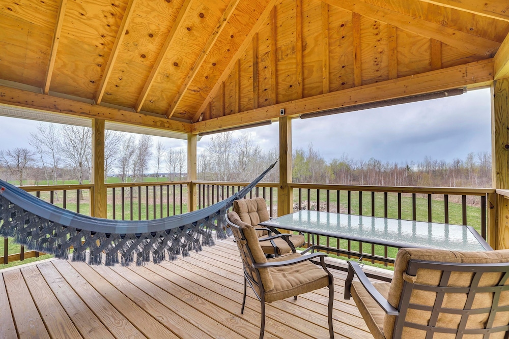 舒适的太阳能阁楼:步行至尚普兰湖! - 格魯吉亞