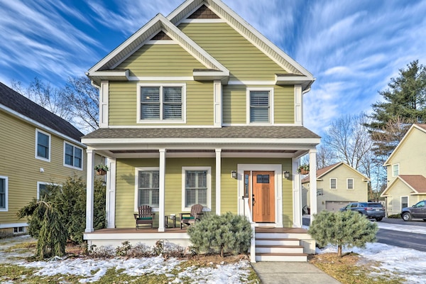 Stunning House W/ Deck, Game Room & Home Gym! - Saratoga Springs, NY