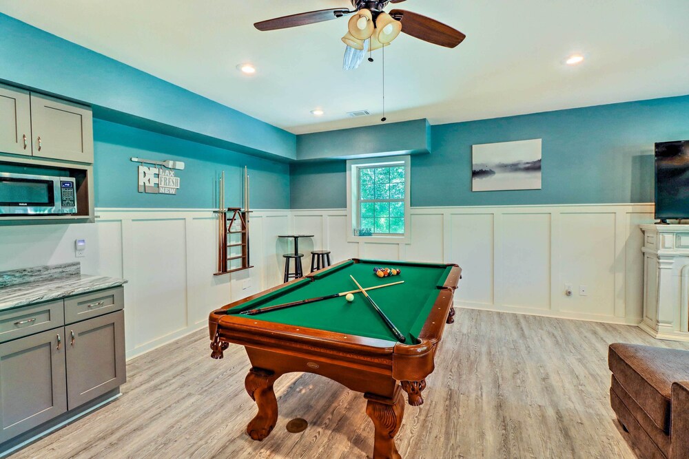 Lakefront Family Escape W/ Fire Pit & 2 Decks! - Heber Springs, AR