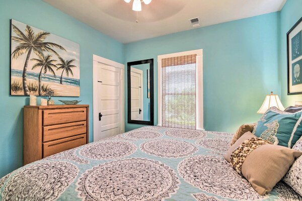 2 Mi To Beach & Seawall! Coastal Winter Escape - Galveston