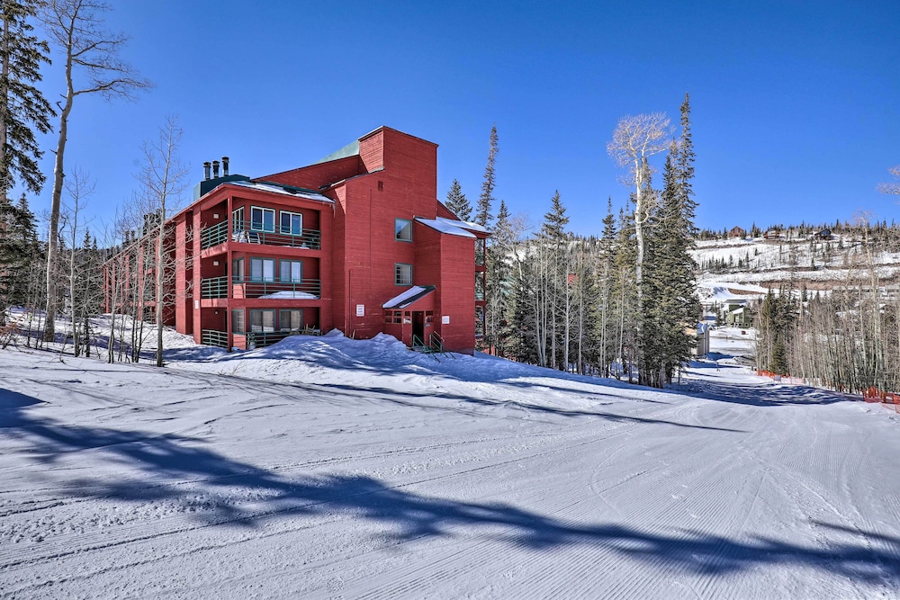 Brian Head Ski-in/ski-out Condo W/ Resort Perks! - Brian Head, UT