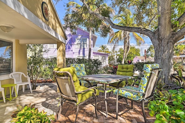 Walk To Beach: Pet-friendly Treasure Island Home - Madeira Beach, FL