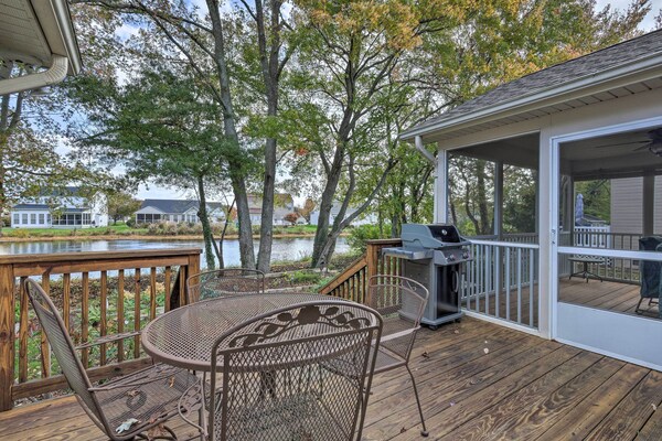 3 Mi To Bethany Beach: Gem W/ Deck & Pool Access - Fenwick Island, DE
