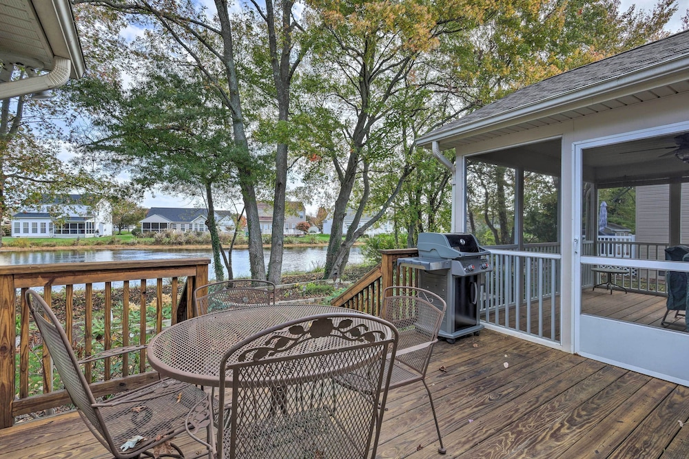 3 Mi To Bethany Beach: Gem W/ Deck & Pool Access - Bethany Beach, DE