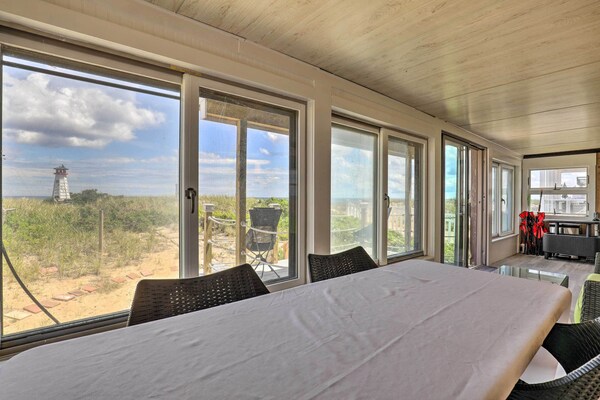 Charming Oceanfront Home On Salisbury Beach - Exeter, NH