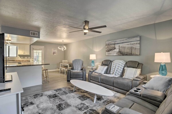 Walk To Beach: Modern Pcb Townhome W/ Patio - Panama City Beach, FL
