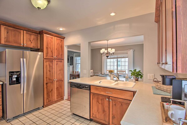 Charming Tulsa Bungalow W/ Furnished Deck! - Tulsa, OK