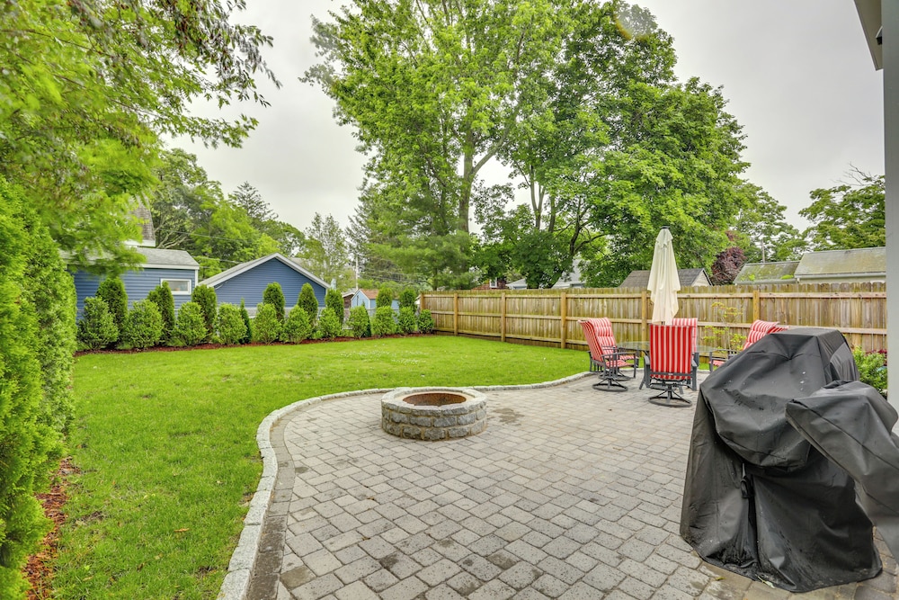 Renovated Barrington Cottage W/ Beach Access! - Warwick, RI