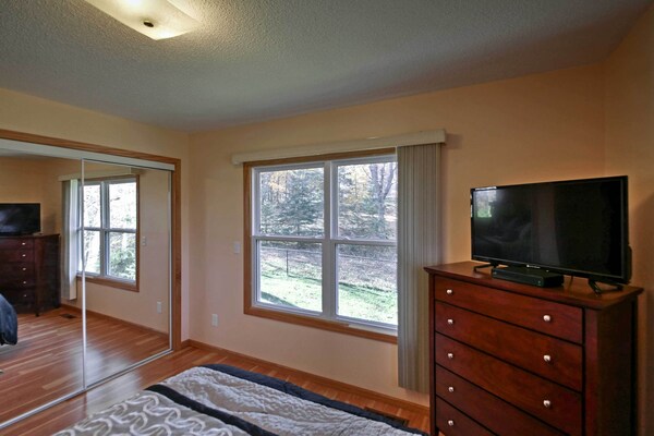 Quaint Duluth Hideaway W/ Private Fenced-in Yard! - Duluth, MN