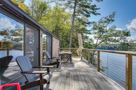 Casa (4 Bedrooms) | Parte interna. Orwell Cabin on Sunrise Lake w/ Private Dock & BBQ
