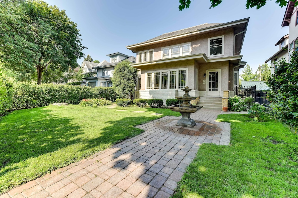 Charming Mpls Home W/ Patio - Walk To Uptown! - Minneapolis, MN