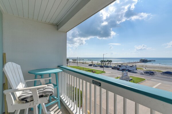 Family Beach Retreat W/ Pool & Views In Galveston - Public Beach, Galveston