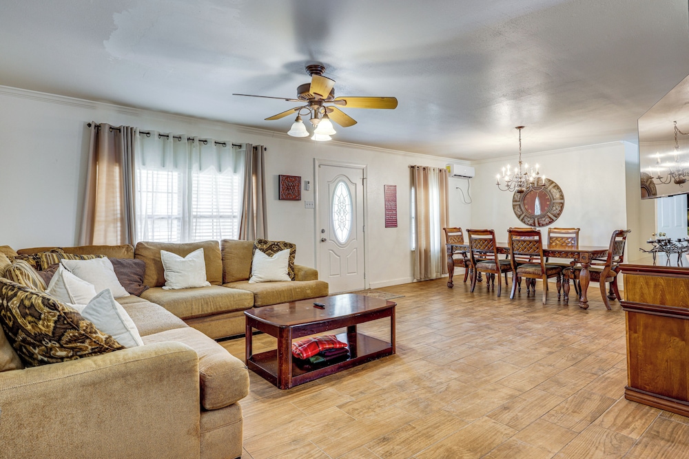 Charming Lake Retreat W/ Patio & Boat Parking! - Canyon Lake, TX