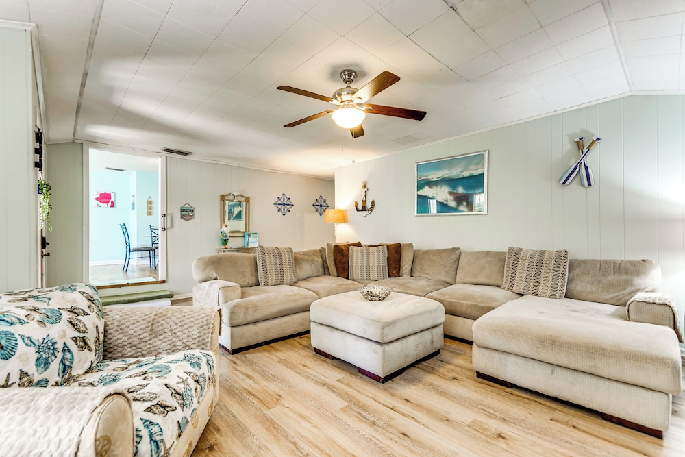 Walk To Beach: Fort Walton Coastal Retreat - Fort Walton Beach, FL