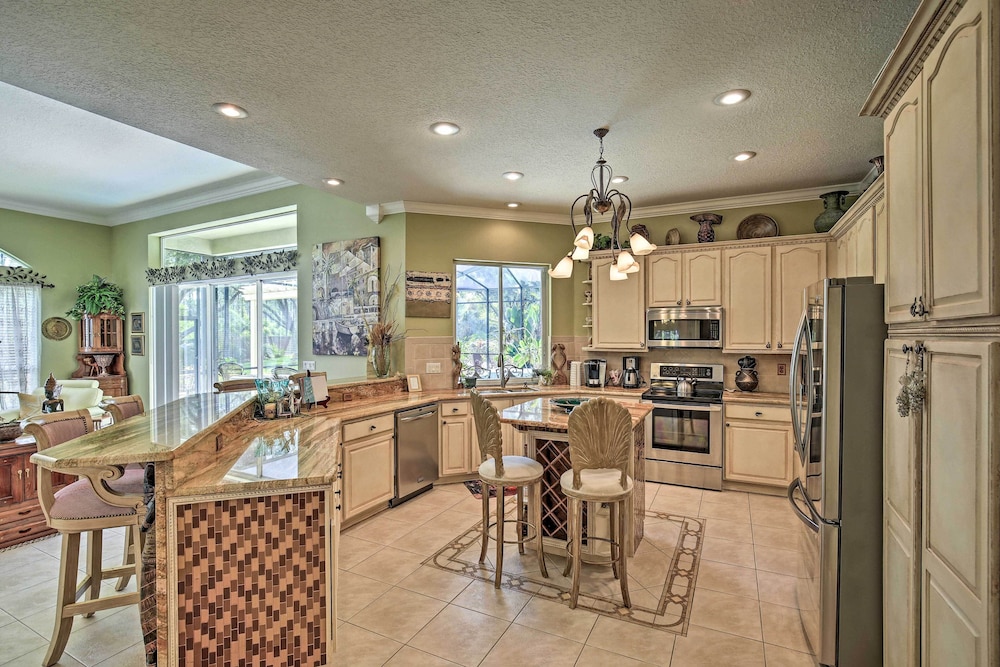 Luxurious Home W/ Private Pool & Lanai Near Tampa! - Tampa, FL