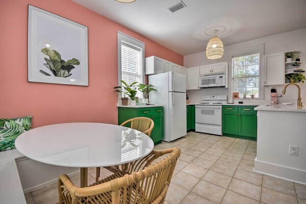 Beverly Bungalow; Easy Walk To Seagrove Beach - Seaside, FL