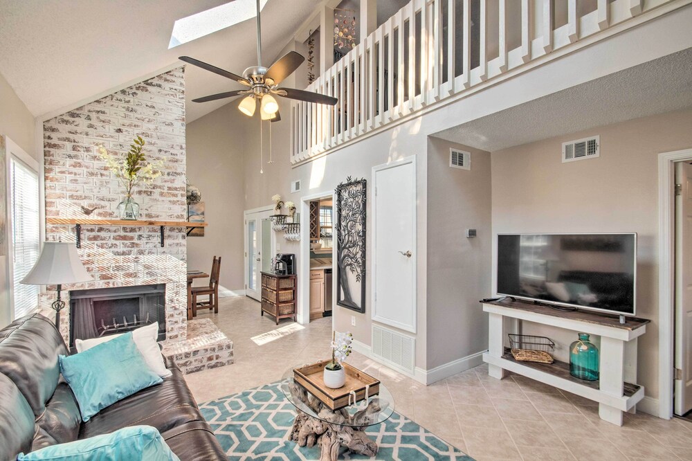 Pet-friendly A-frame Retreat Near Dtwn + Beaches! - Pensacola, FL