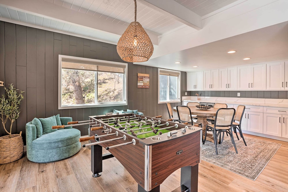 Stunning Lake Arrowhead Cabin W/ Lake Views! - Lake Arrowhead, CA