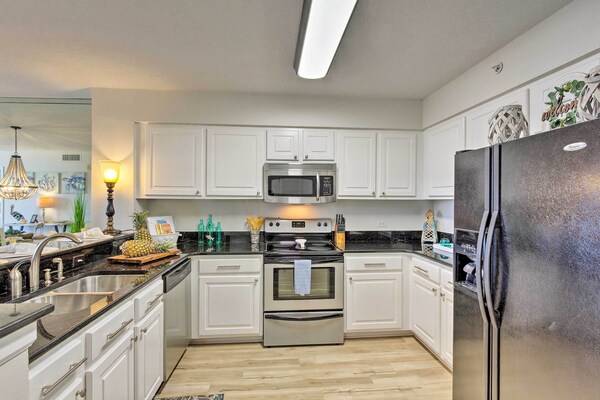 Snowbird's Retreat: Walkable Destin Condo W/ View! - Niceville, FL