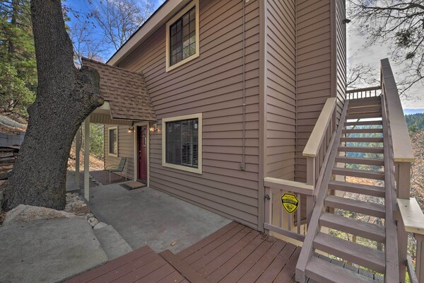 Mountainside Cabin W/ Deck - 16 Miles To Skiing! - California
