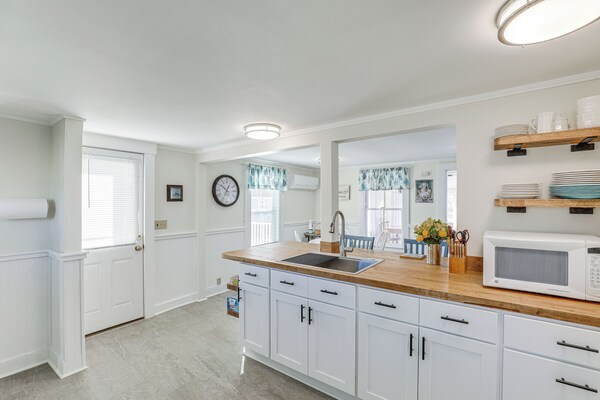 Plum Island Retreat ~ 1-block Walk To Beach! - Salisbury