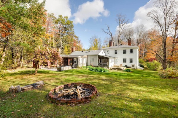 Historic Home W/ Modern Updates On < 4 Acres - Erving State Forest, Erving