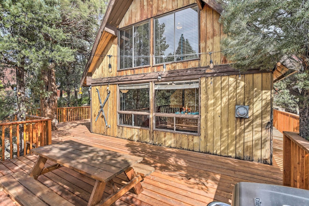 Quiet Big Bear City Cabin W/ Loft: 5 Mi To Village - Big Bear, CA