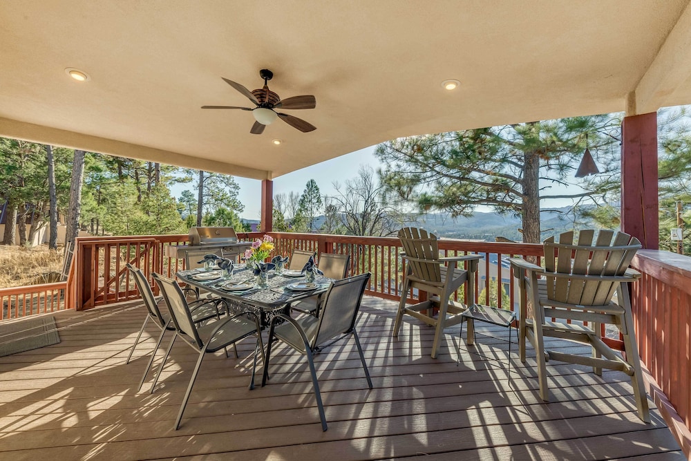 Wildlife Watching & Mtn Views: Luxe Ruidoso Escape - Ruidoso, NM