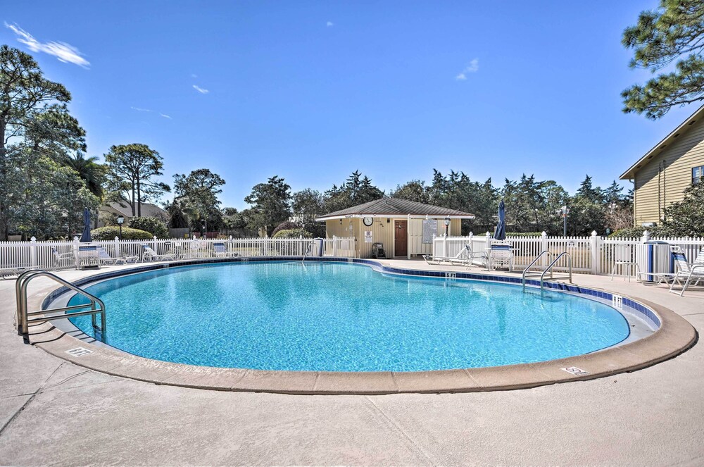 Resort Condo: Golf & Pond View, Walk To Beach - Santa Rosa Beach, FL