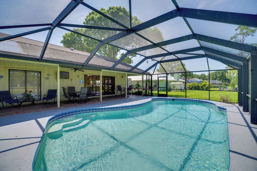 Lakewood Park Retreat On Fairway - 4 Mi To Beach! - Fort Pierce, FL