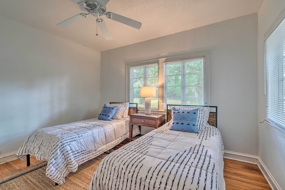 Chic Ocala Home W/ Yard ~ 1 Mi To Dtwn Square - Ocala, FL